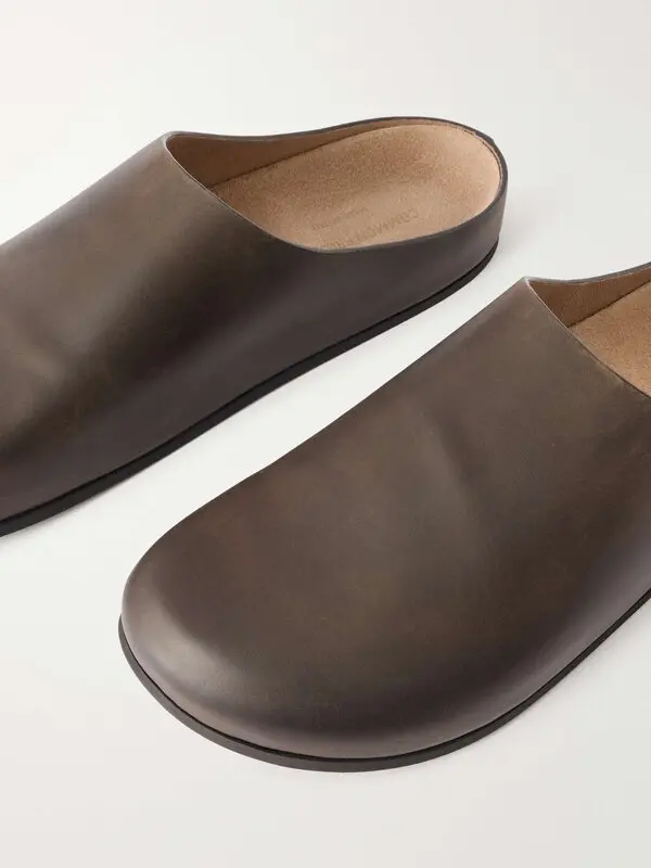 COMMON PROJECTS Leather Clogs