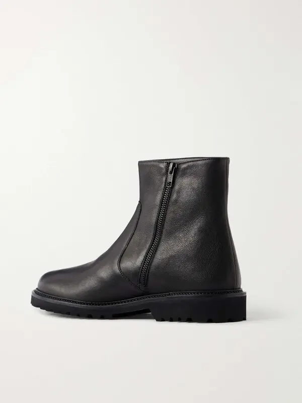 COMMON PROJECTS Leather Boots