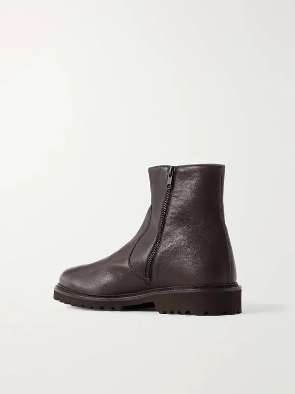 COMMON PROJECTS Leather Boots
