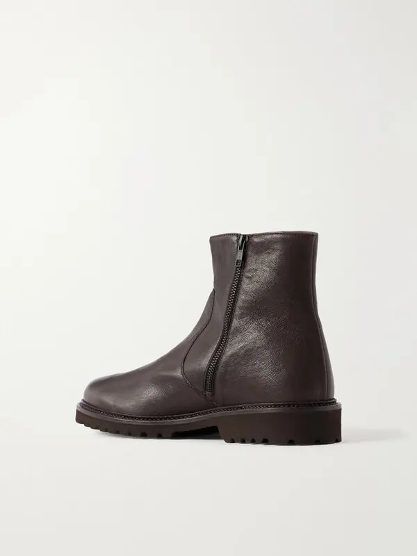 COMMON PROJECTS Leather Boots