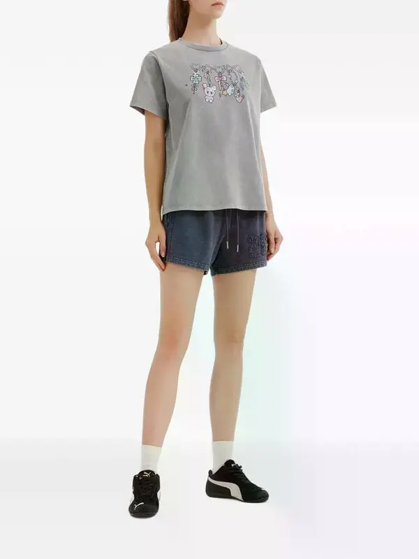 MINI CREAM Acid-wash Patch-detail Shorts
