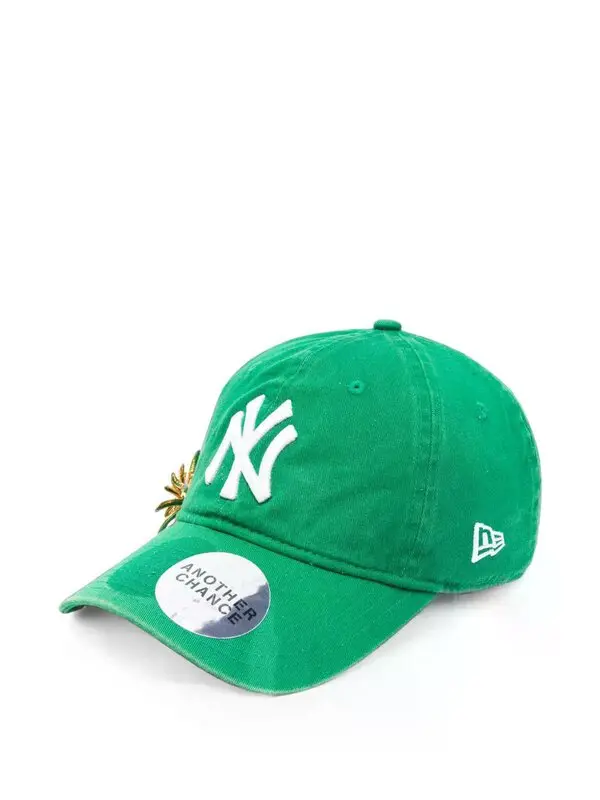 ANOTHER CHANCE Logo-embroidered Brooch-detail Baseball Cap - Green