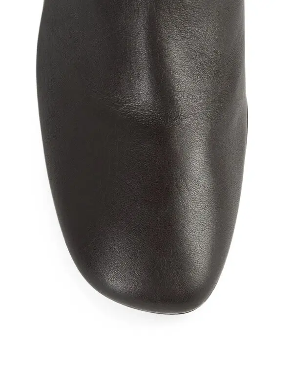 TOTEME Leather Heel Ankle Boots
