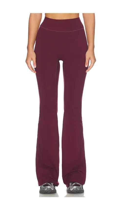 437 The Leisure Pant In Wine - Black Cherry