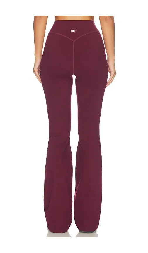437 The Leisure Pant In Wine - Black Cherry