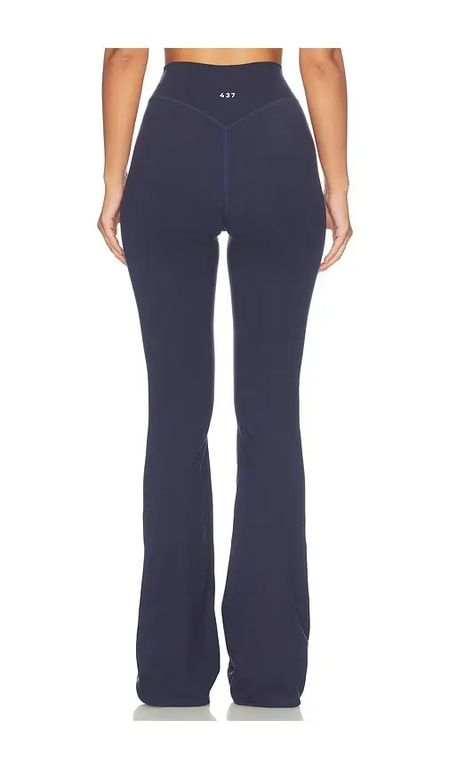 437 The Leisure Pant - Navy