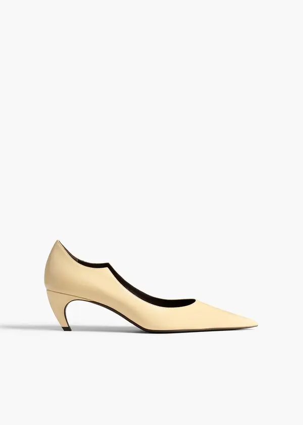 Khaite Valerie Low Pump In Glazed Leather - Butter
