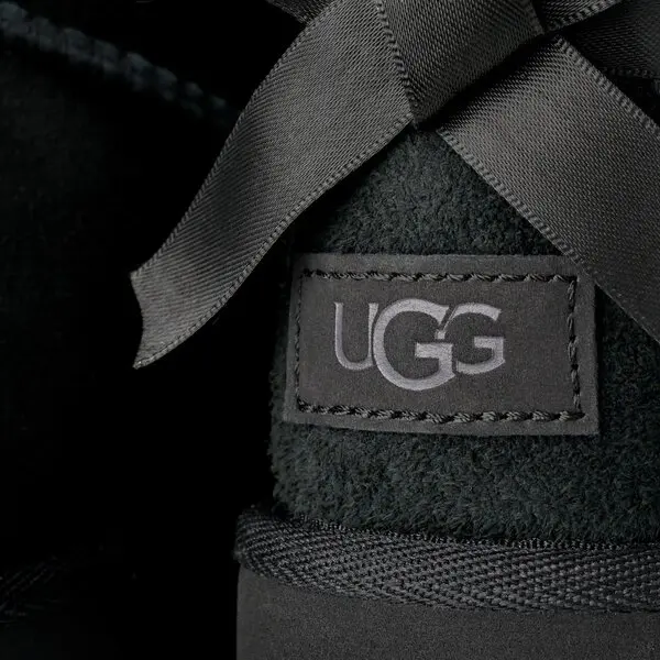 UGG Ultra Mini Bailey Bow Boot