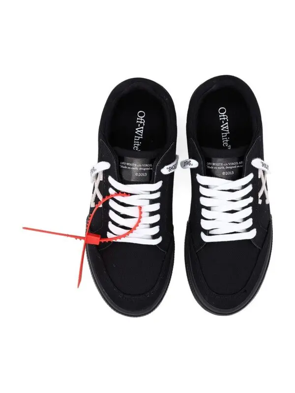 Off-White Vulcanized Low Sneakers - Black