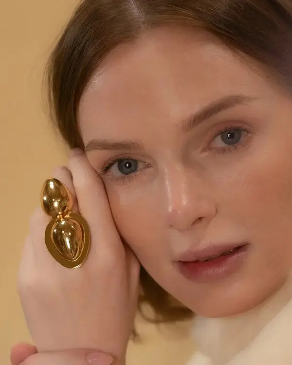 LINA HERNÁNDEZ Cosmic Egg Ring
