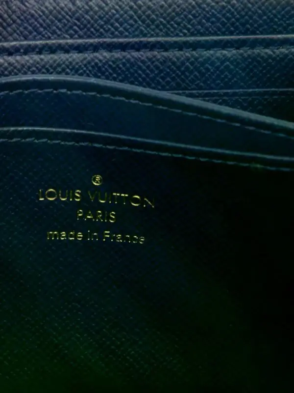 LOUIS VUITTON 2019 Epi Zippy Purse Coin Pouch