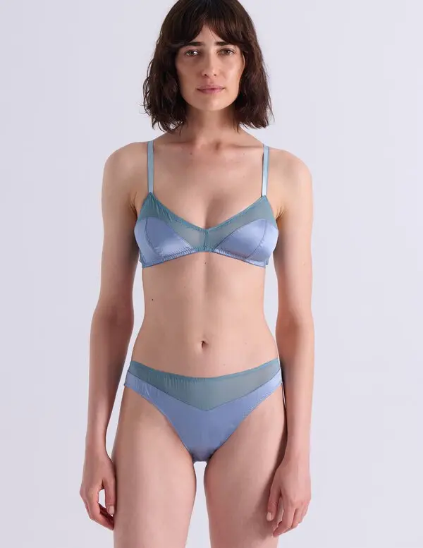 Araks Aaron Panty Powder