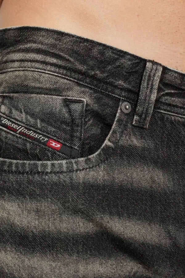 DIESEL® 1985 Larkee-fsj’ Jeans