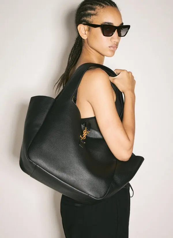 Saint Laurent Le 5 À 7 Bea Shoulder Bag
