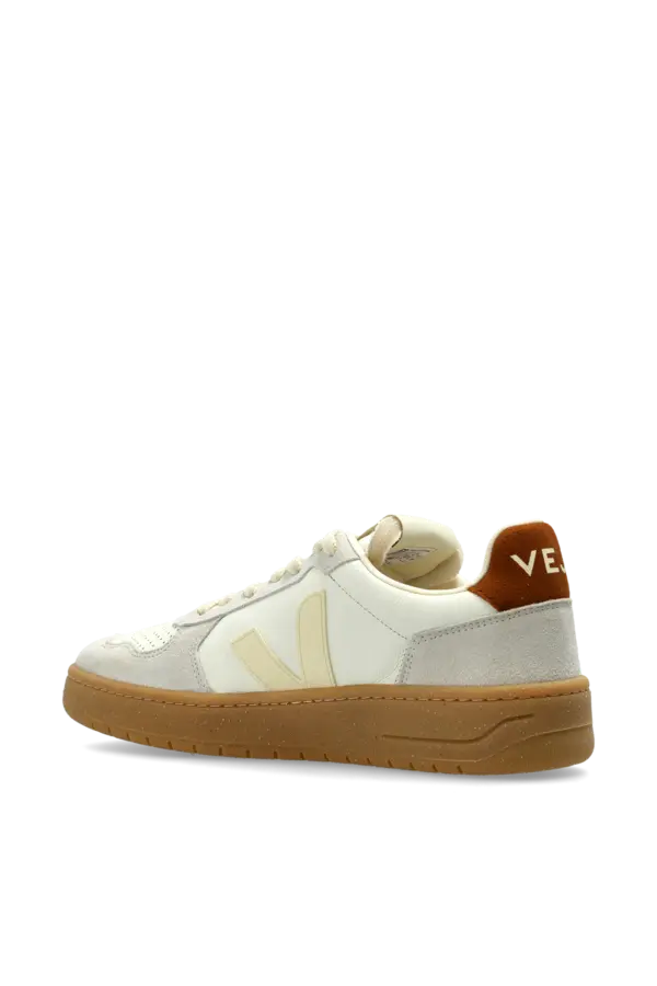VEJA Sports Shoes ‘v-82