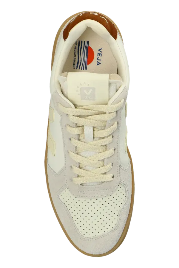 VEJA Sports Shoes ‘v-82