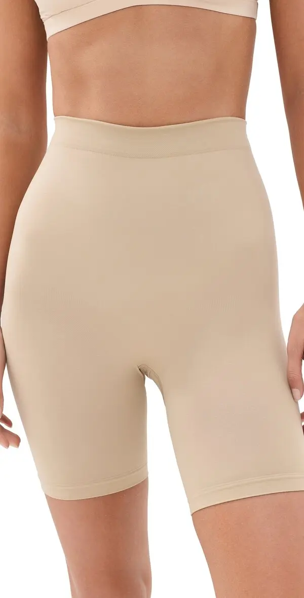 SKIMS Mid Thigh Shorts - Clay