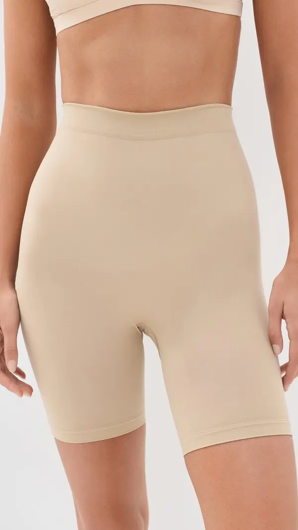 SKIMS Mid Thigh Shorts