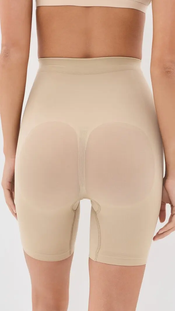 SKIMS Mid Thigh Shorts