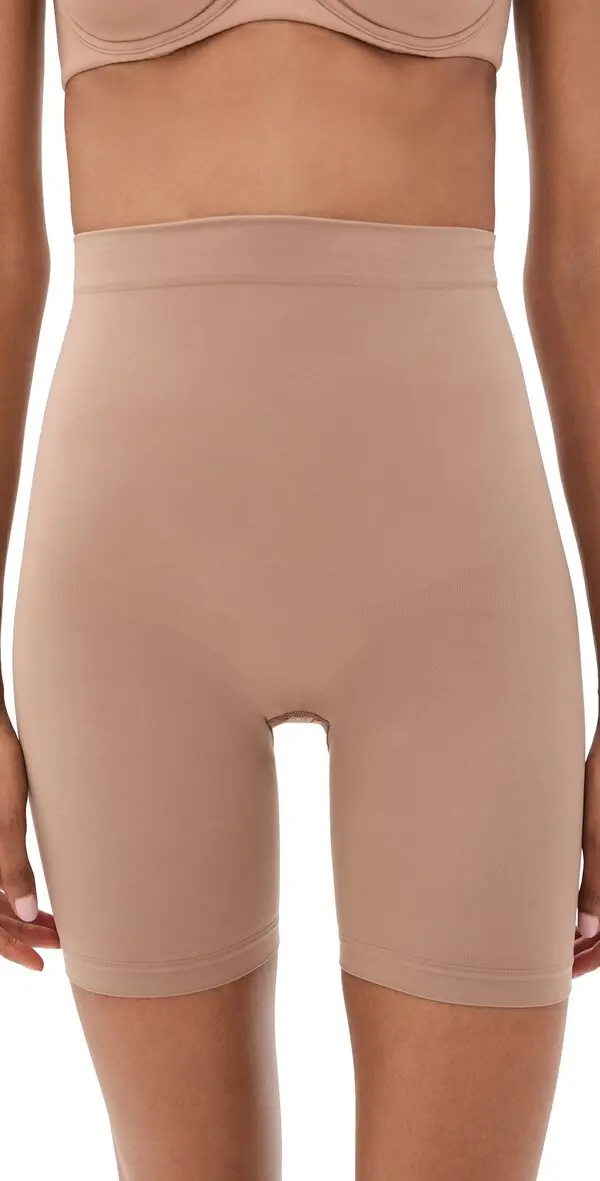 SKIMS Mid Thigh Shorts - Sienna