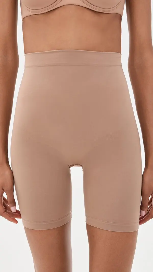 SKIMS Mid Thigh Shorts