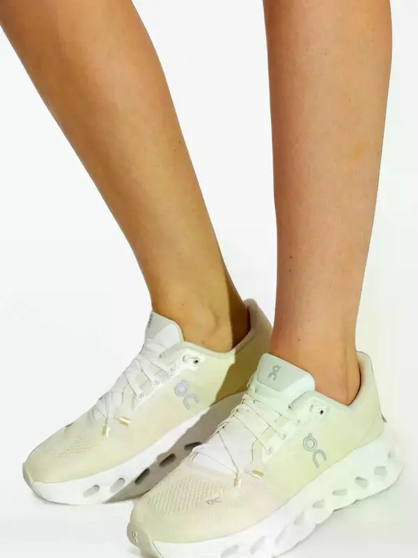 On Cloudtilt Low-top Running Sneakers - White