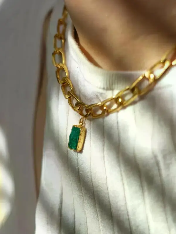 OTTOMAN HANDS Emerald Pendant Chain Necklace