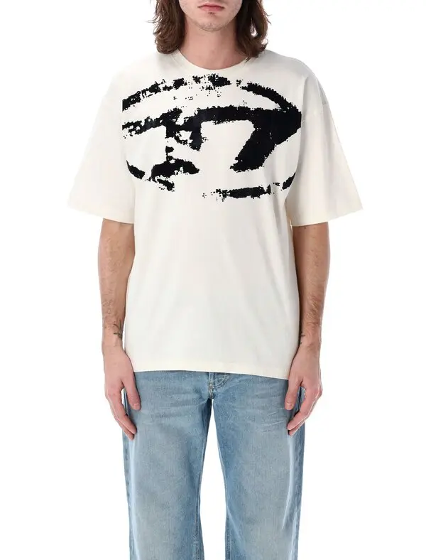 DIESEL® Relaxed Fit Distressed Oval Graphic T-shirt Size