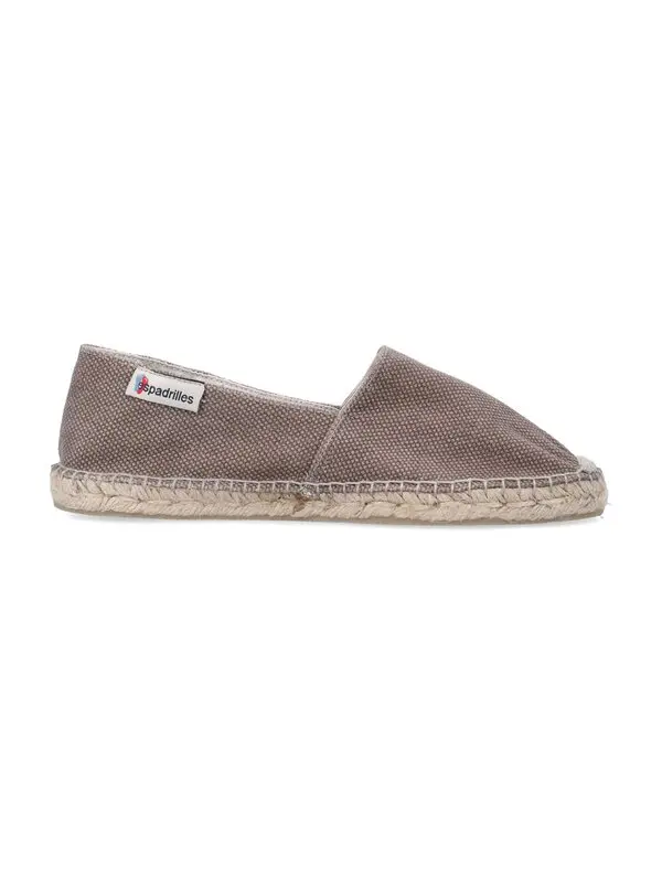 ESPADRILLES Relaxed Slip-on