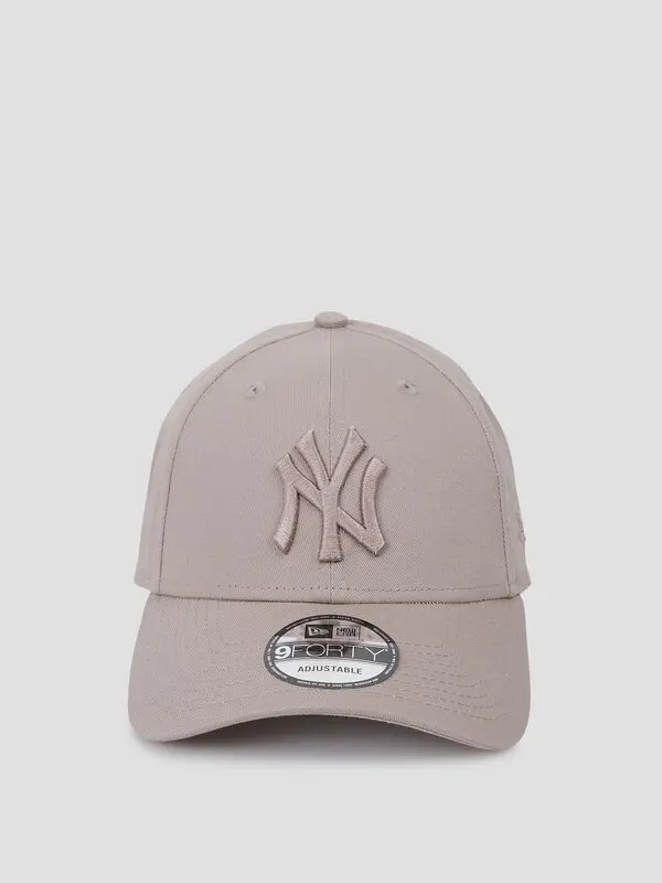 New Era Essential 9forty Adjustable Cap