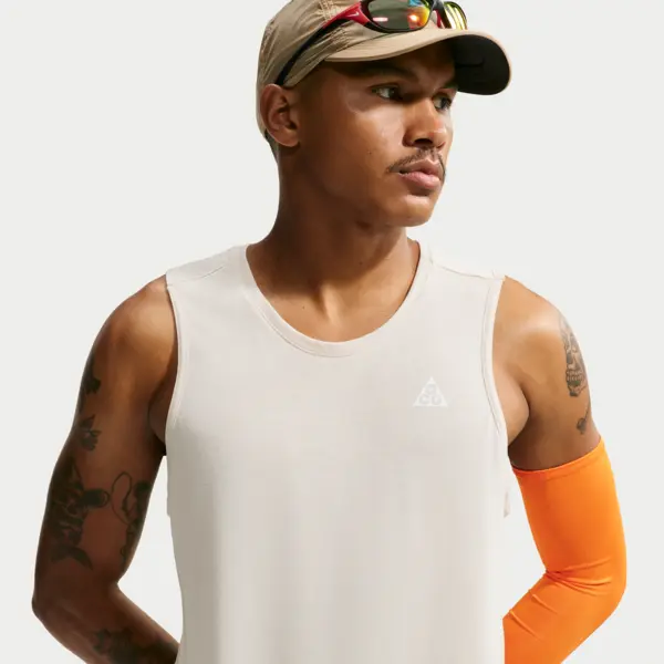 Nike Solar Chase Tank Top - Brown