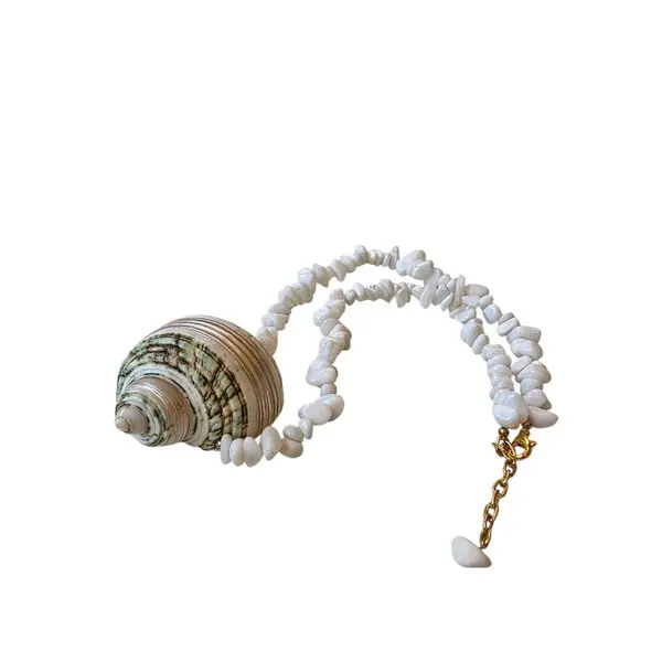OHSUN White / Green Aruba Shell Necklace - White/green
