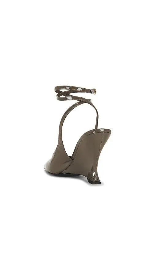 Raye Liana Wedge In Grey