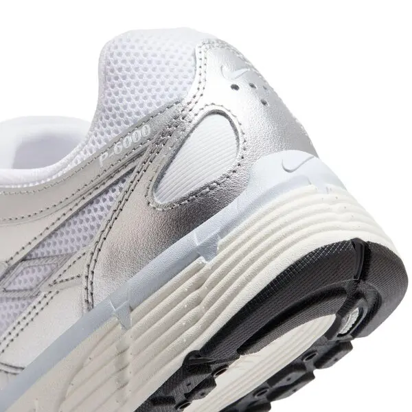 Nike Casual Sneakers - White