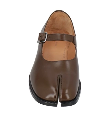 MAISON MARGIELA Minimalist Shiny Mary Jane Shoes