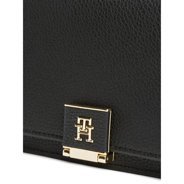 Tommy Hilfiger Chain Wallet