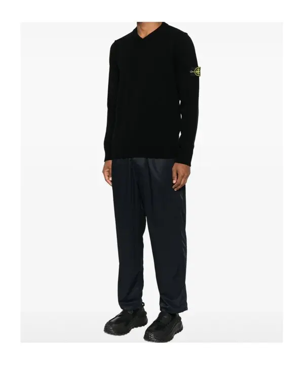 Stone Island V-neck Logo-badge Sweater - Black