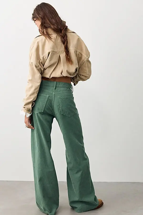 MOTHER The Lemon Twist Sneak Corduroy Jeans