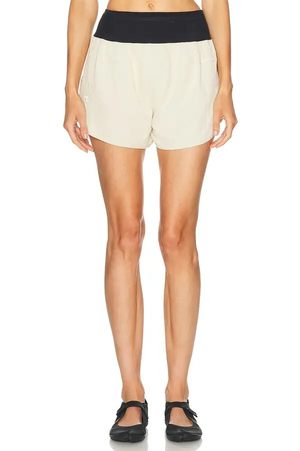 On Performance Volt Short