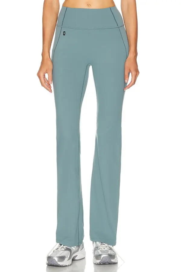 On Studio Flared 32" Pant