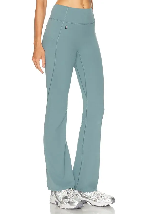 On Studio Flared 32" Pant