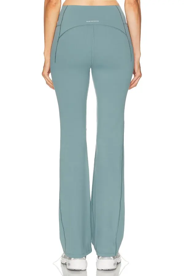 On Studio Flared 32 Pant - Agave