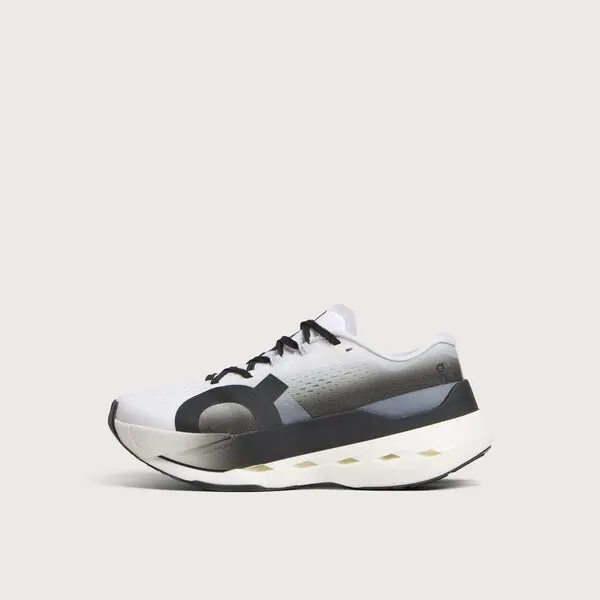 On Cloudboom Max Sneaker - White/black