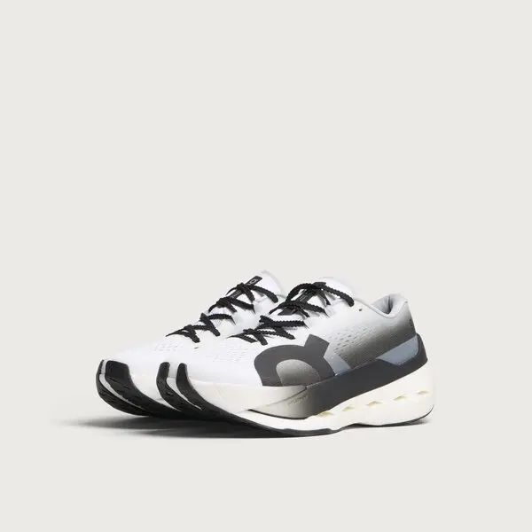 On Cloudboom Max Sneaker - White/black