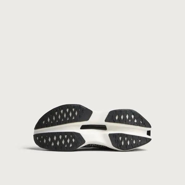 On Cloudboom Max Sneaker - White/black