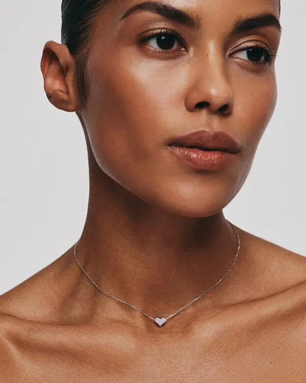GUZEMA 18k White Gold Heart Pendant Necklace