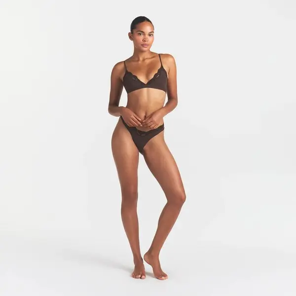 SKIMS Triangle Bralette | Deep Neutral | | Fits Everybody Lace - Espresso
