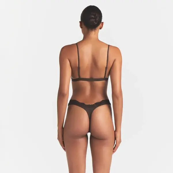 SKIMS Triangle Bralette | Deep Neutral | | Fits Everybody Lace