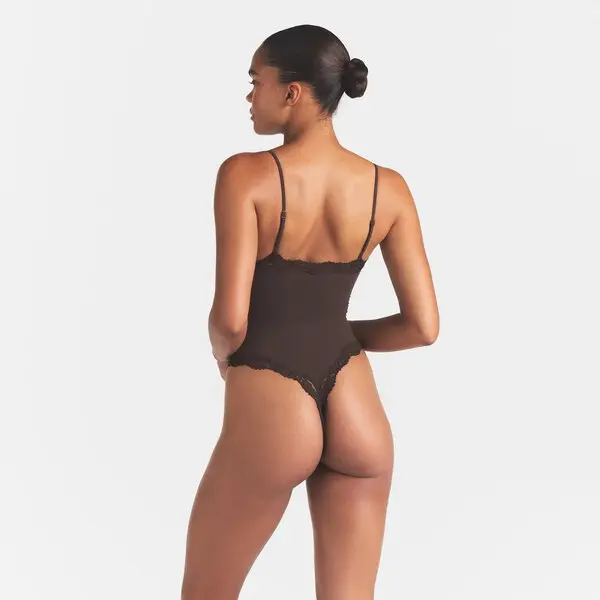 SKIMS Cami Bodysuit | Deep Neutral | | Fits Everybody Lace