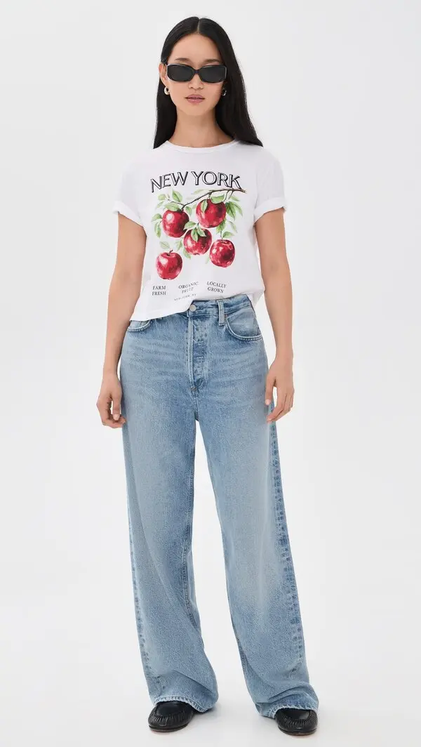 SUNNY SOMEWHERE New York Apples Everyday Tee